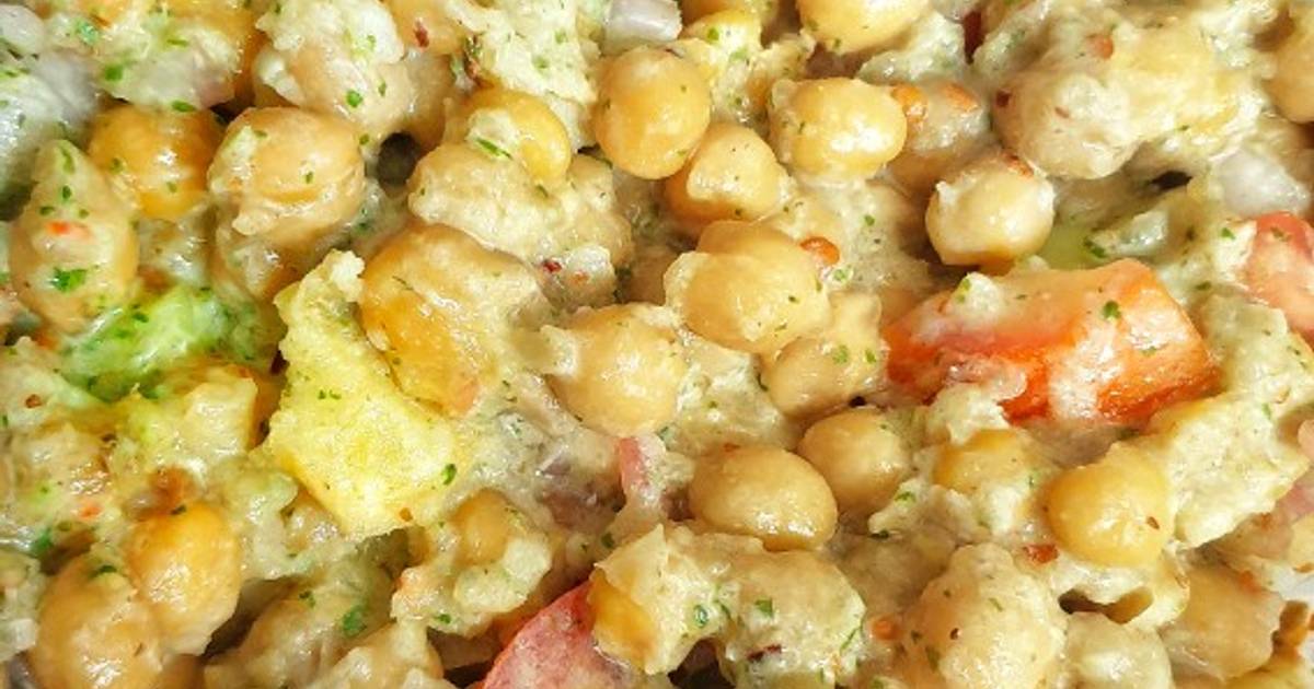 Mix Plate Chana Chaat Recipe by Shagufta Asif - Cookpad