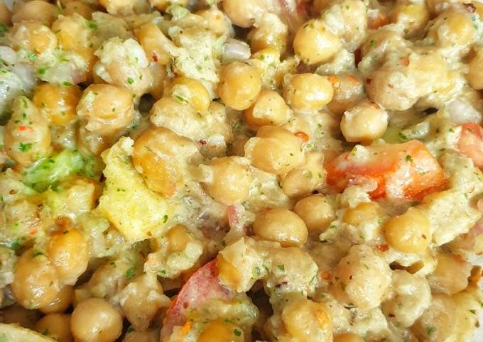 Mix Plate Chana Chaat Recipe by Shagufta Asif - Cookpad