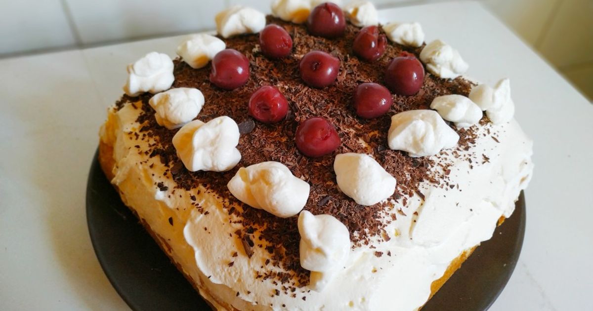 Meggyes Madártej Torta | Vámosiné Varga Hajnalka receptje - Cookpad ...