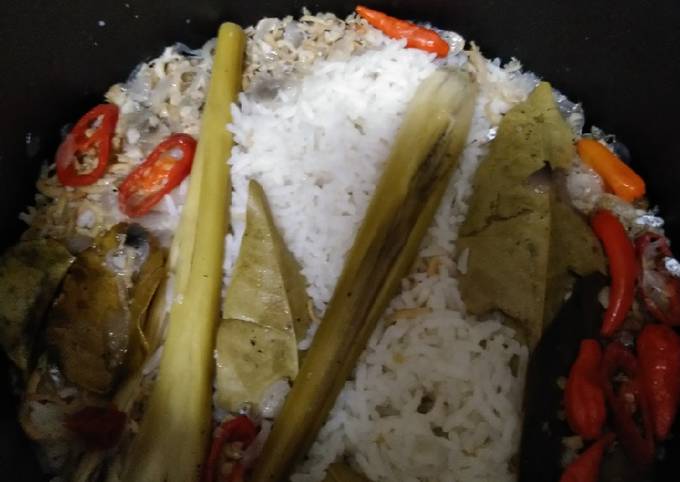 Resep Nasi Liwet Teri Medan magic com oleh Endah Kusumawati - Cookpad
