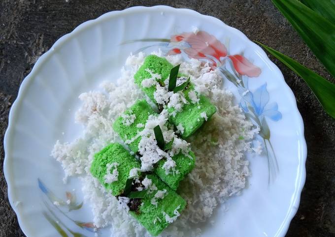 Resep Putu Bambu Pandan oleh Rany TriSuci - Cookpad