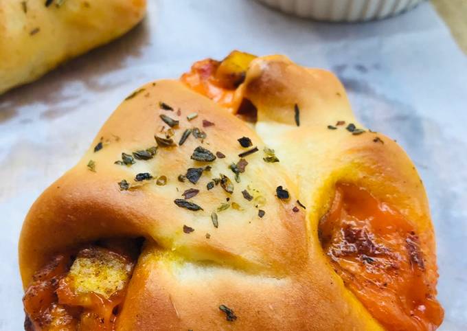 Domino’s zingy parcel Recipe by Aarya Patel - Cookpad