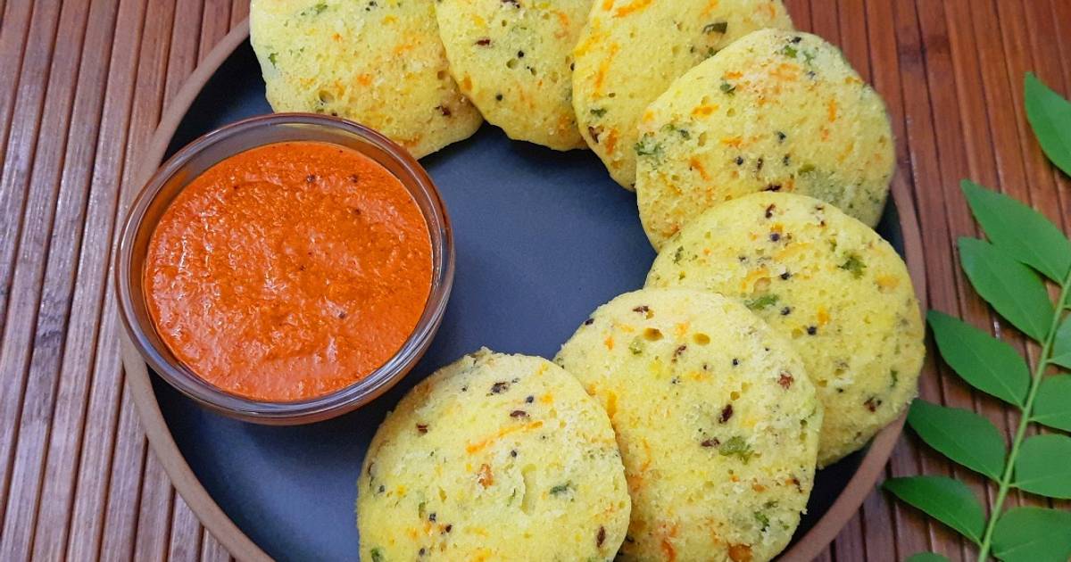 Instant Moong Dal Masala Idlis Recipe by Madhu Bindra - Cookpad