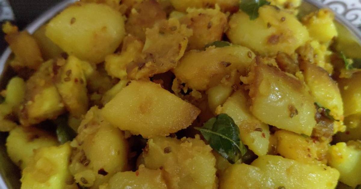 Aloo paneer Recipe by Seema Sharma - Cookpad