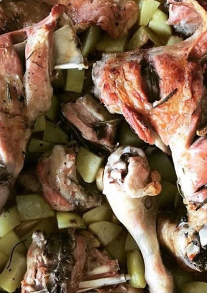 Ricetta Capretto al forno con le patate di Monica Solinas - Cookpad