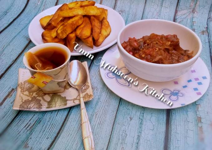 Soyayyen dankalin hausa da miyar albasa (onion souce) girki daga Sam's ... Soyayyen dankalin hausa da miyar albasa (onion souce) girki daga Sam's ...