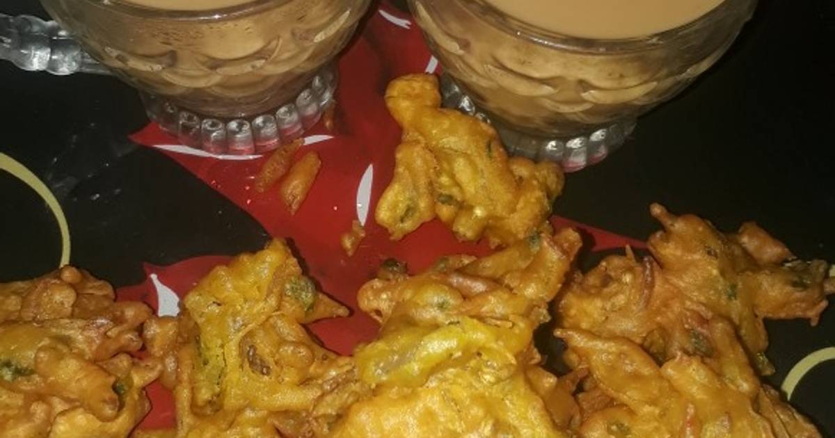 Crispy onion pakoray Recipe by Inaya Khan - Cookpad