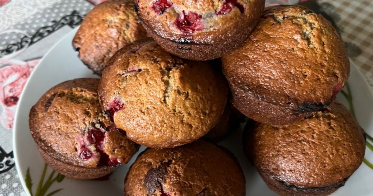 Red Currant Muffins Recipe by Simi and Milo - Cookpad