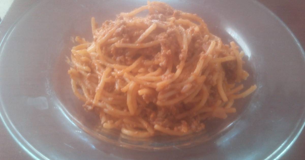Spaghetti rojo con carne "Delicioso" Receta de Fathy Padilla - Cookpad