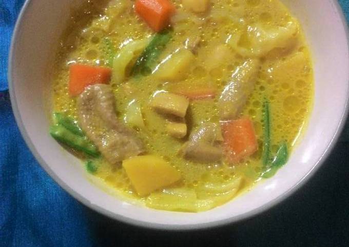 Resep Kare Ayam dan Sayuran oleh Estee Soerjopranoto - Cookpad