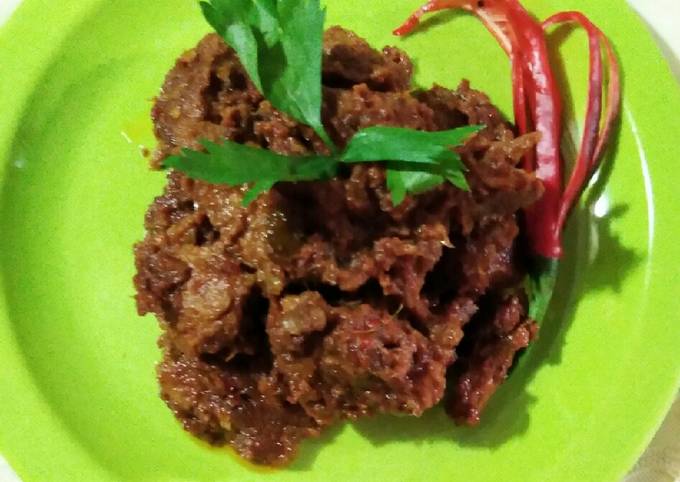 Resep Rendang bumbu praktis oleh esty hay_ - Cookpad