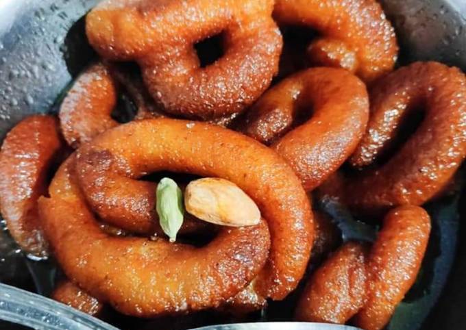 Chhena ki jalebi Recipe by Sharmila Gupta - Cookpad