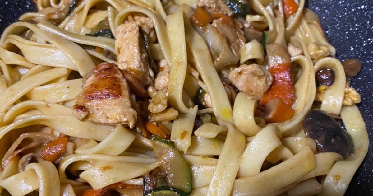 Pasta estilo chino Receta de purichi reyes romera- Cookpad