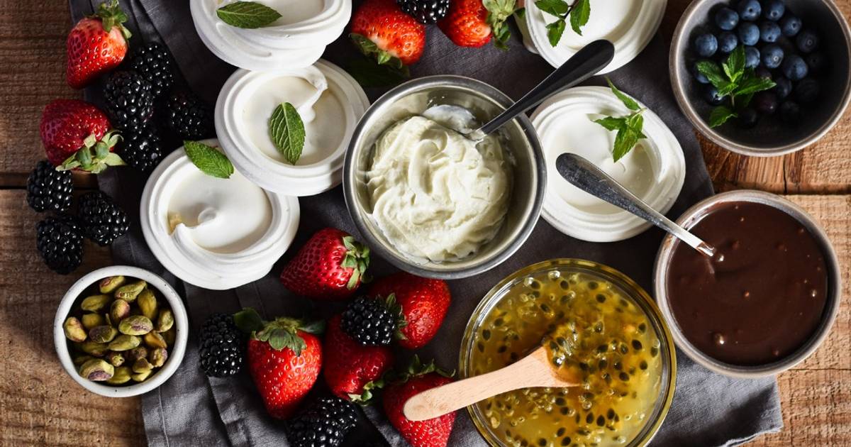 Pavlova Platter Recipe by LeesLens - Cookpad