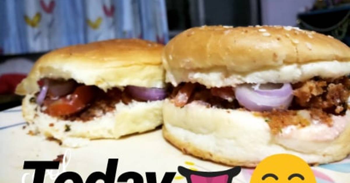 Aloo tiki burger Recipe by Revathi Sanal Kumar - Cookpad