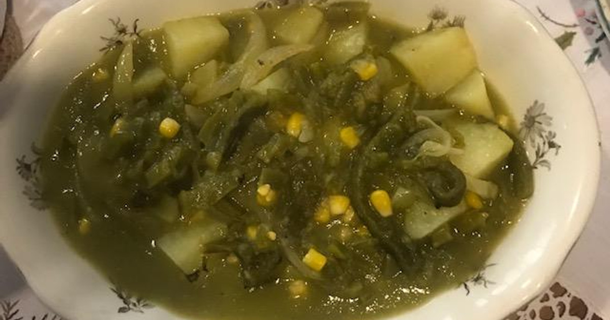 Papas Con Poblano, Granitos De Elote Y Nopales En Chile Verde Receta de ...