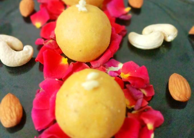Rava Besan Ladoo Recipe by Rakhee Rathi - Cookpad