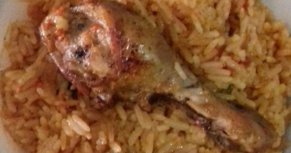 Jollof Rice With Chicken Recipe by Chibob - Abujamom 123 - Cookpad