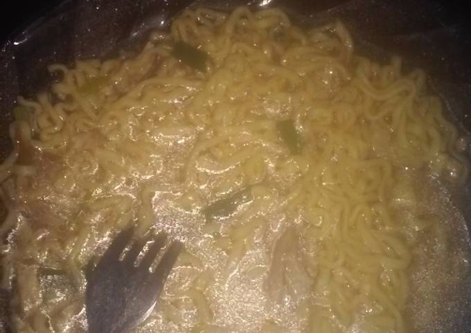 Resep Mie rebus ayam special ala mie instant oleh Ummu Nadia - Cookpad