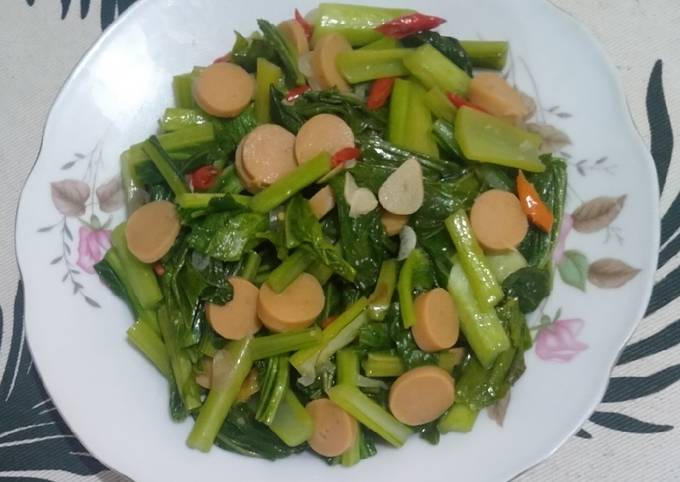 Resep Tumis Sawi Hijau Sosis oleh Nissa - Cookpad