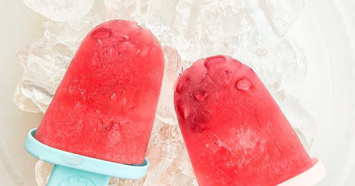 Resipi Watermelon & Pomegranate Popsicles oleh Nihadriz Niha - Cookpad
