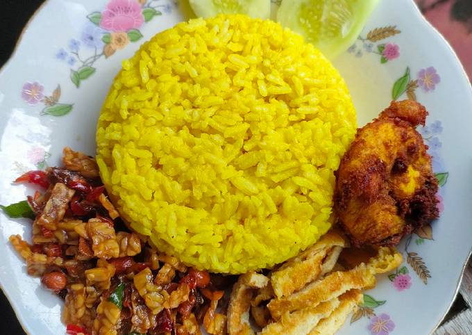 Resep Nasi Kuning Magic Com oleh Lely - Cookpad