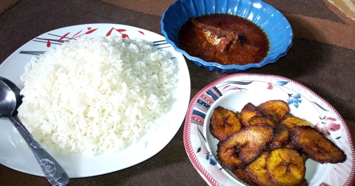 White Rice, Plantain N Fish Stew Recipe by Afreeda's_Bakery - Cookpad