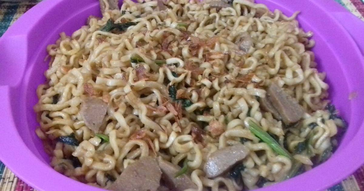 Resep Mie goreng bakso oleh Titik yuniarti - Cookpad