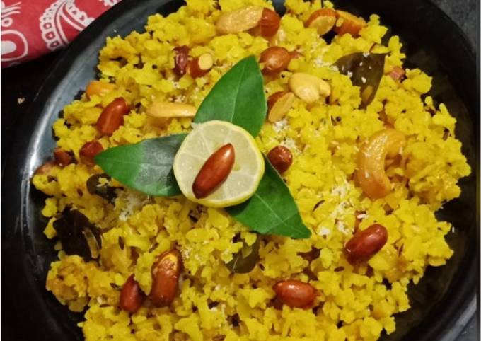 Maharashtrian Kanda Poha Recipe by Priya Vicky Garg - Cookpad