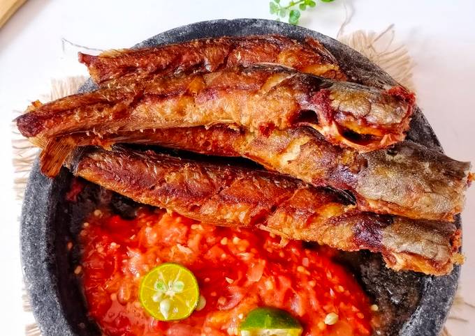 Resep Lele goreng garing oleh Yuyun S - Cookpad