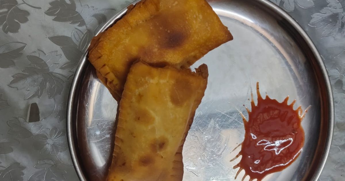 Mc Pizza Puff Recipe by Adwit Agarwal - Cookpad