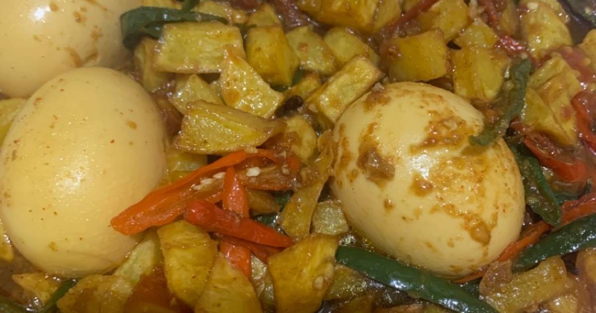 Resep Kentang telur semur pedas oleh eshoops eshoops - Cookpad