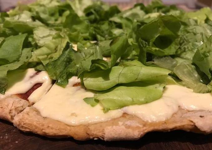 Pizza con lechuga Receta de Brenda Horvat- Cookpad