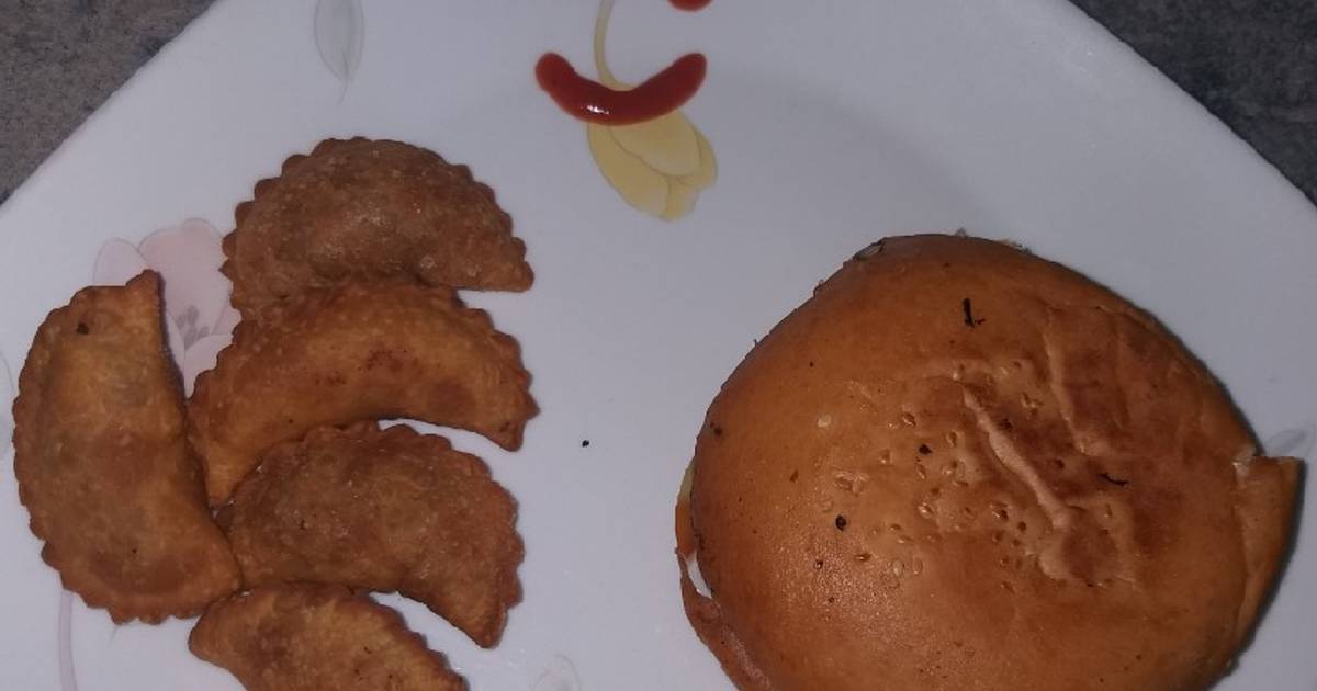 Single whopper sandwich Recipe by Fatima Zarrin - Cookpad