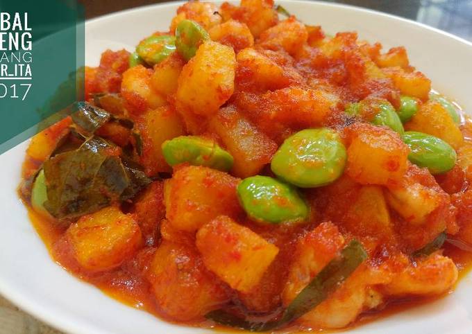 Resep Sambal goreng Kentang udang pete oleh Anggraita - Cookpad