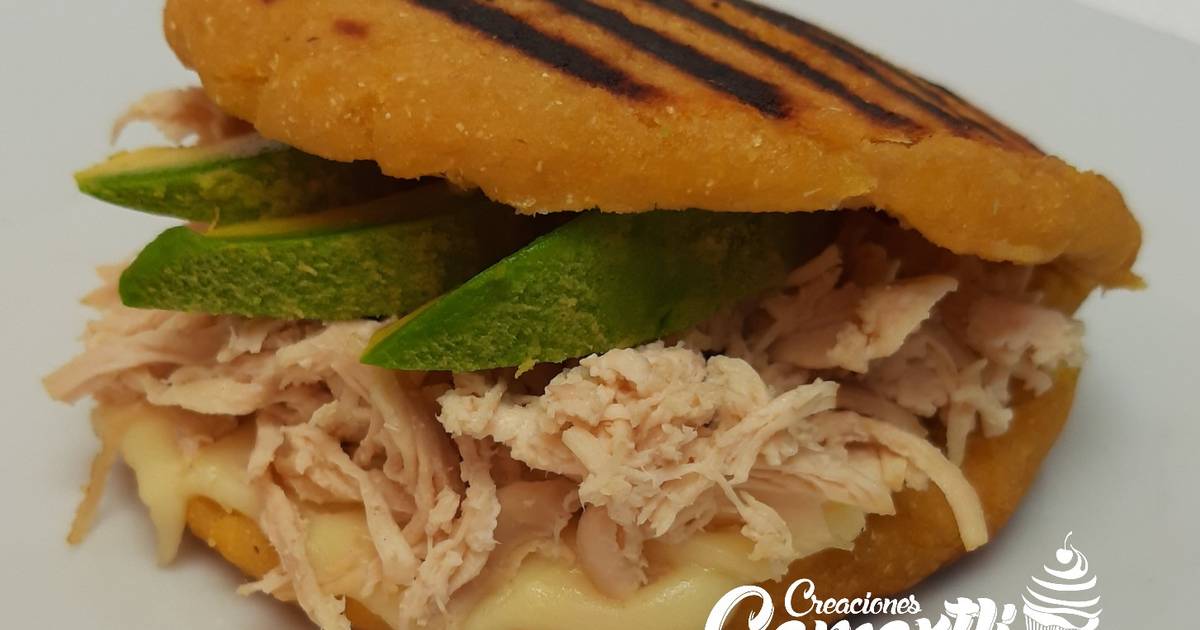 Arepa de plátano maduro rellena Receta de Creaciones Camaxtli- Cookpad