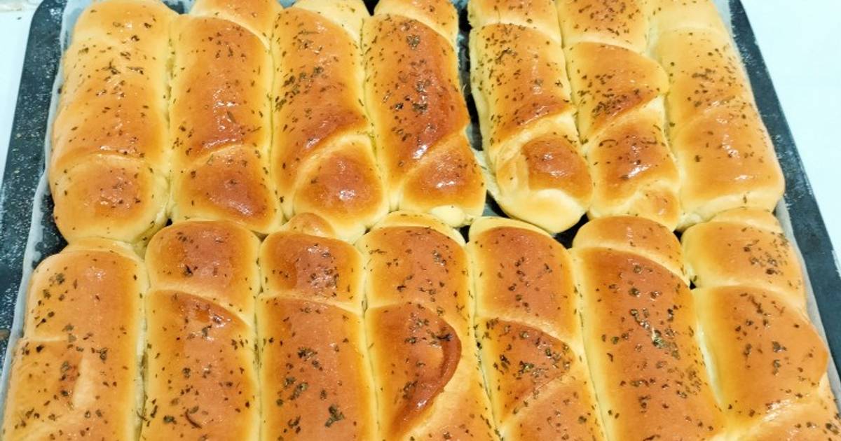 Resep Roti Cheese roll mozzarella kesukaan Baby Queen 🥰 oleh Mommy ...