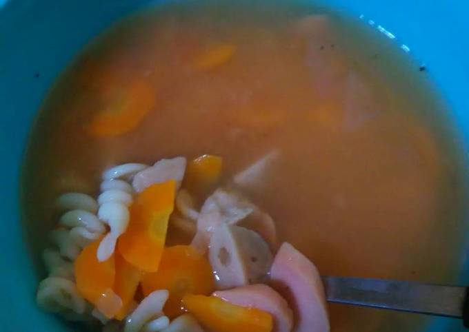 Resep Sop ala Anak Kos (Sop Wortel, Sosis, Bakso, Makaroni) oleh Aang ...