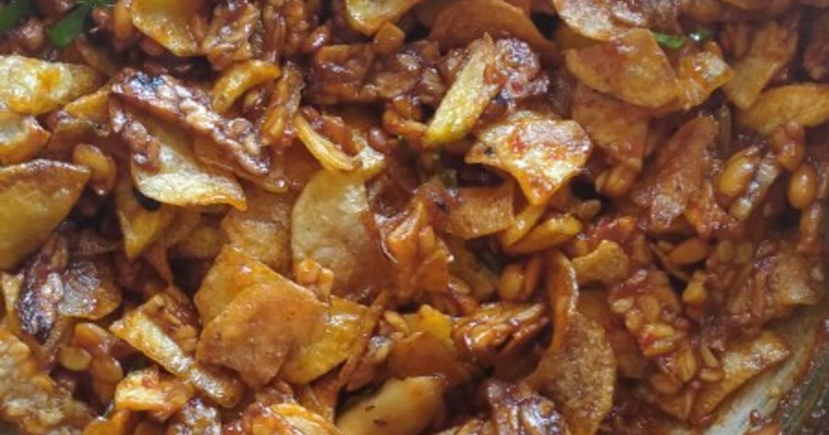 Resep Kering tempe kentang pedas manis oleh Umi Susanti - Cookpad
