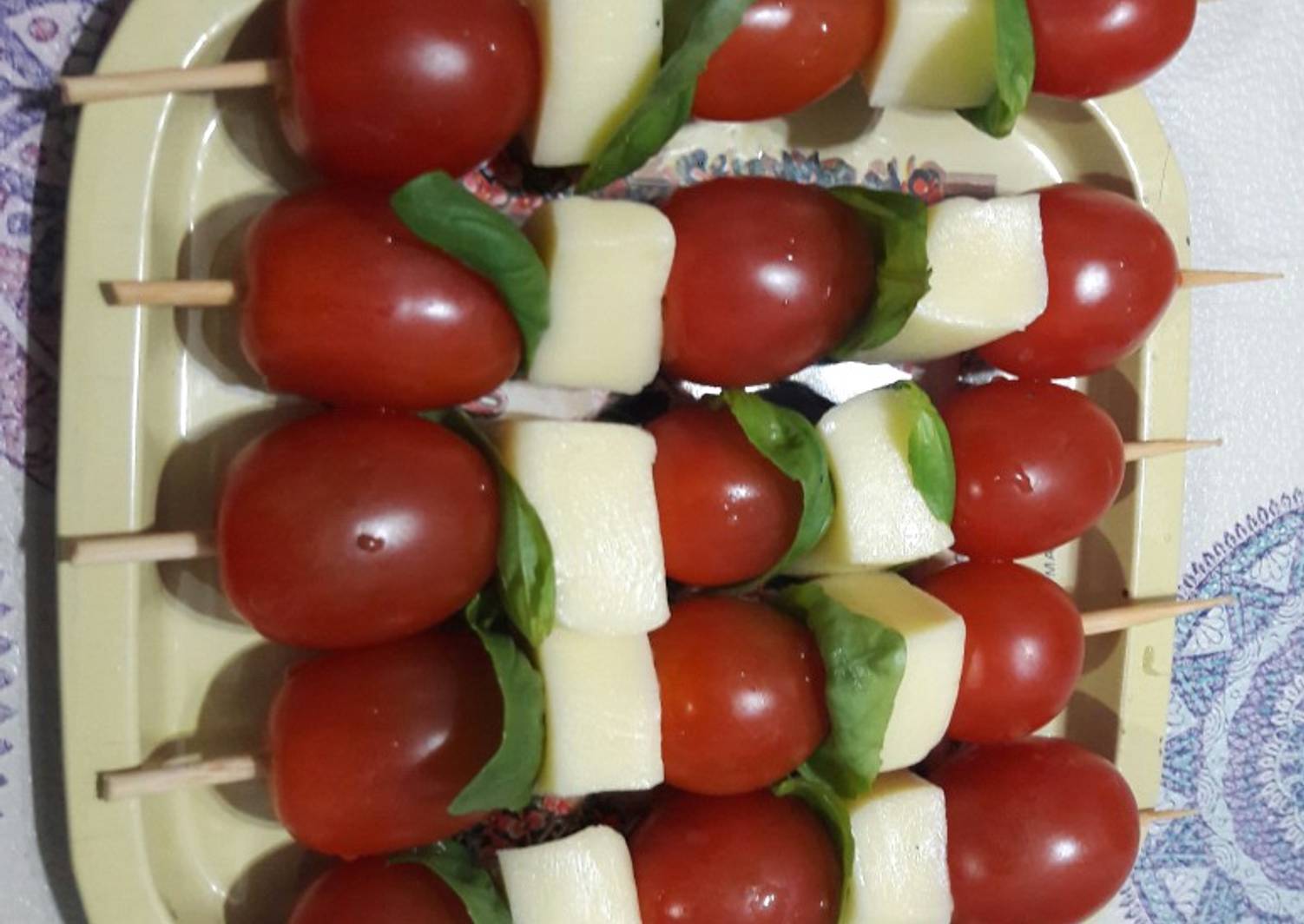 Pinchos caprese Receta de Angie 💖 - Cookpad