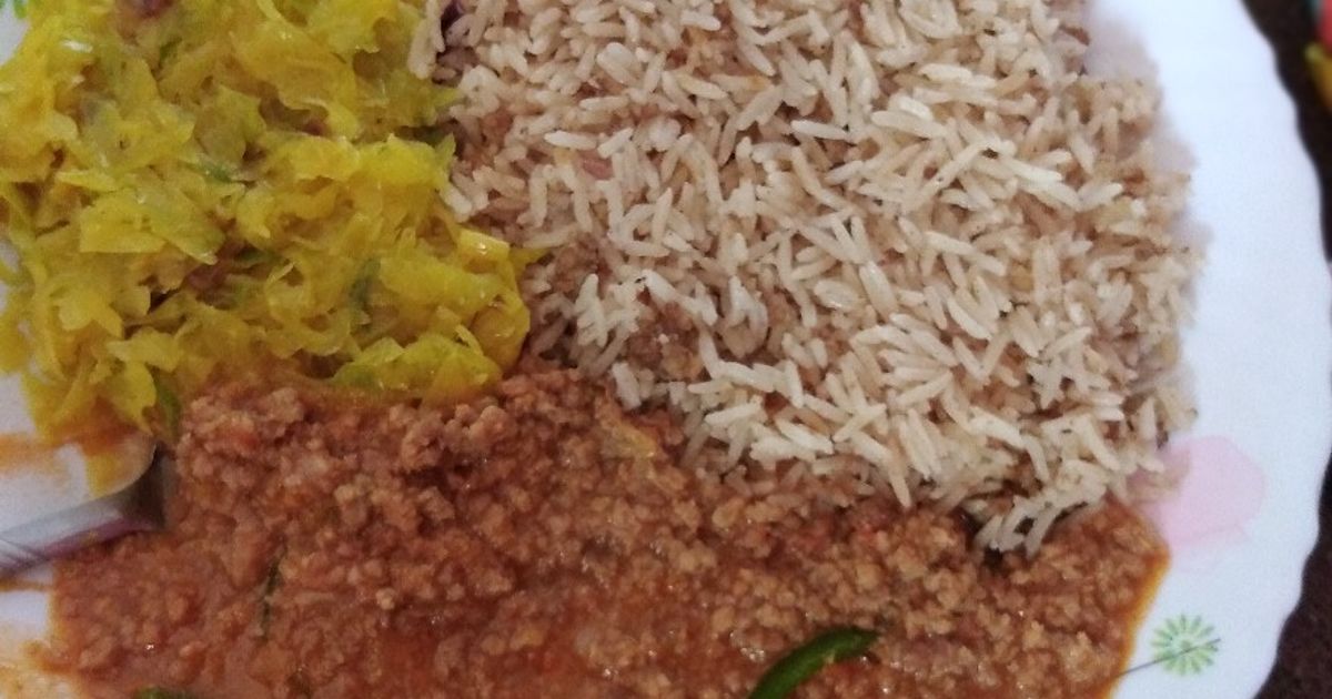 Minced Pilau With Peanut Flavoured Minced Meat Stew And Cabbage Recipe ...