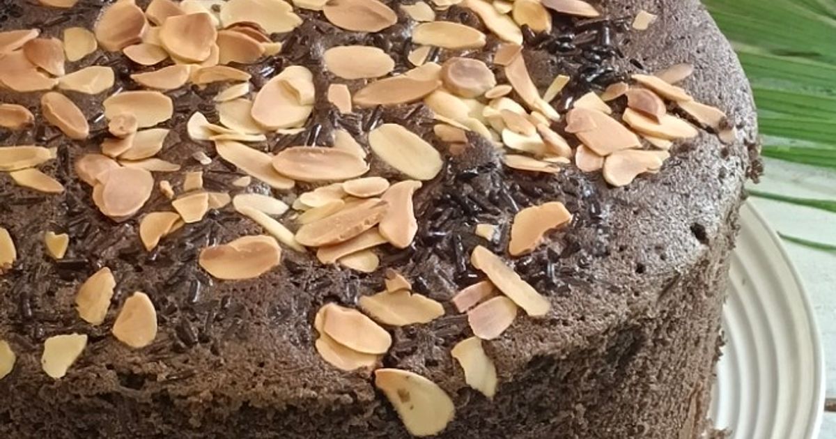 Resep Bolu Coklat Almond oleh Novi Herawati - Cookpad