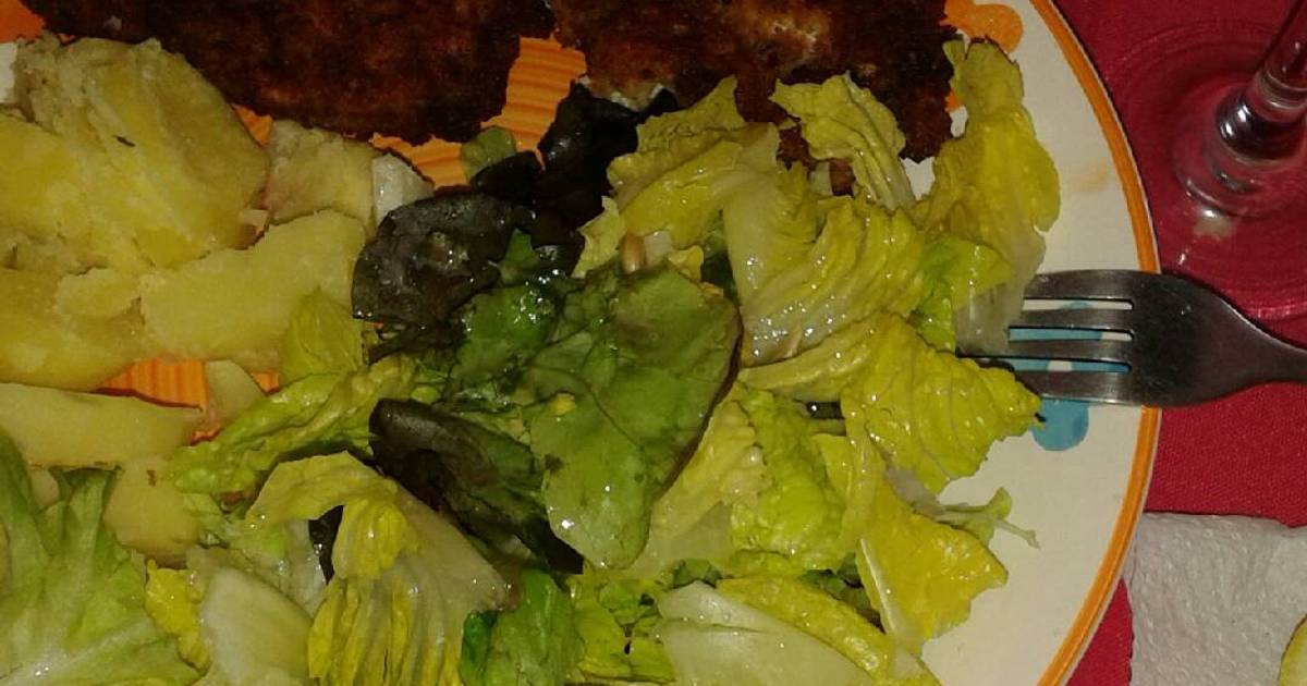 Pollo apanado con ensalada Receta de Elizeth Quezada- Cookpad