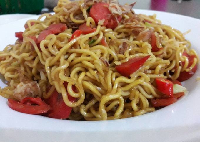 Resep Mie Goreng Sossis Sapi oleh melianasution - Cookpad