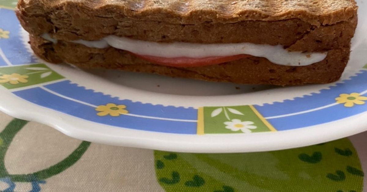 Toast With Kasseri, Mortadella, And Cream Cheese Recipe By κωνσταντίνα ...