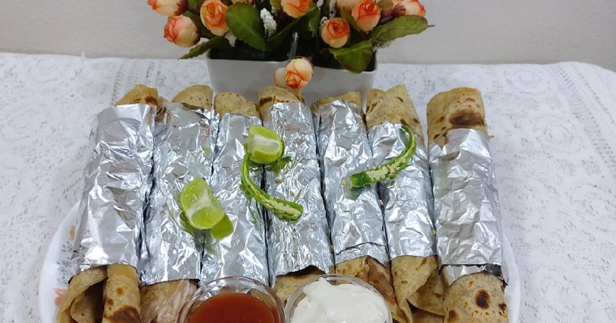 Chicken tikka rolls Recipe by Nargis shaikh Shaukat - Cookpad