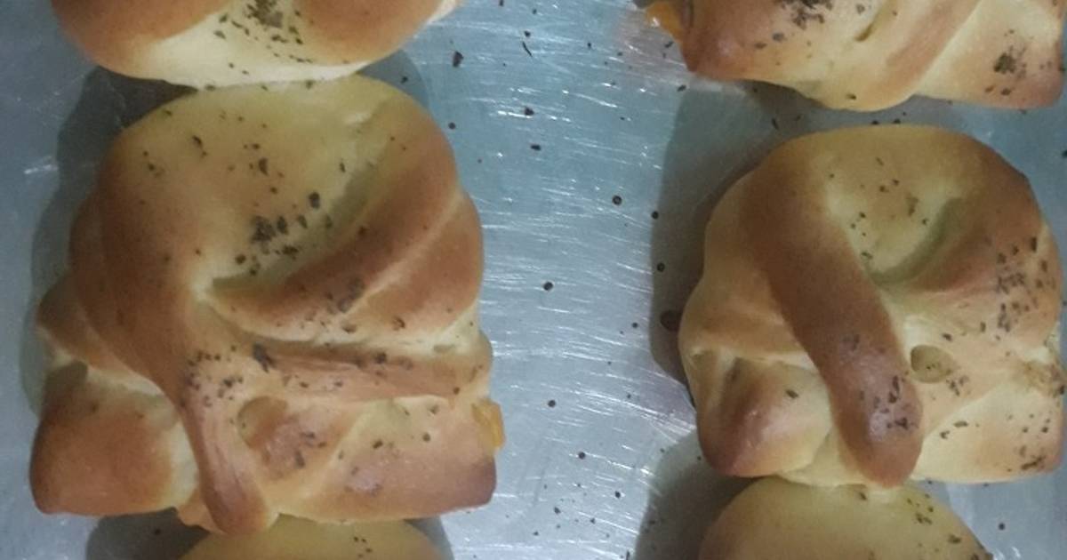 Resep Smoked beef &cheese bread oleh Utik - Cookpad