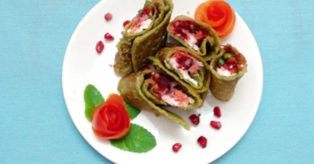 Hariyali Moong Dal Chilla Rolls Recipe by Dipti Mehrotra - Cookpad
