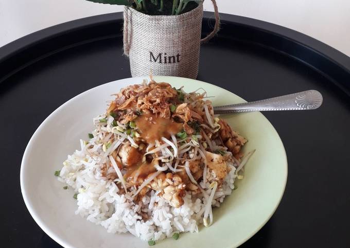 Resep Nasi Lengko Khas Cirebon oleh susanti oktavia - Cookpad