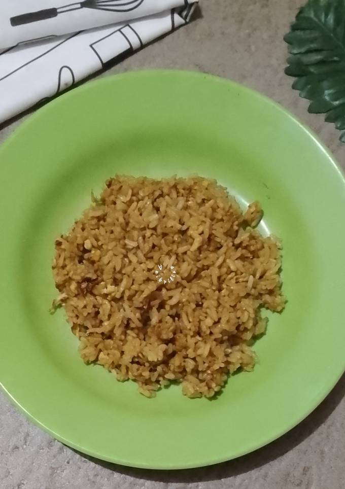 Resep Nasgor bawang putih oleh Ani Brilian - Cookpad
